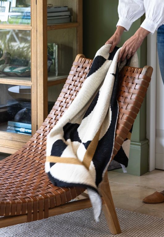 Ebony Daro Lounger | Block & Chisel