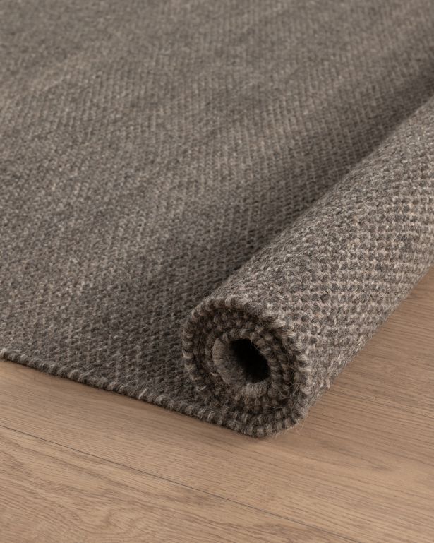 Linie Frode Rug | Charcoal | Block & Chisel